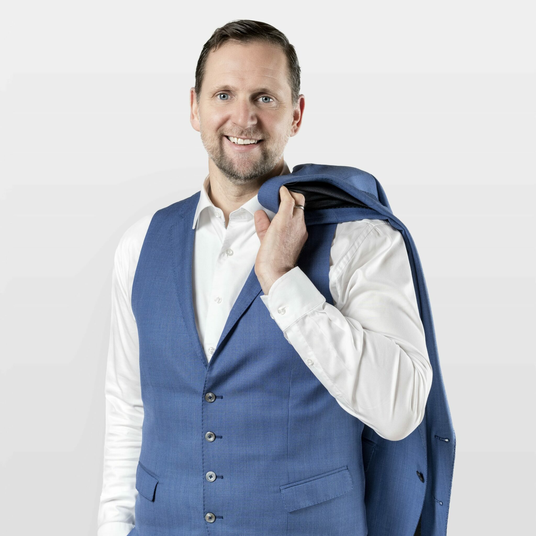 Lic. iur. Simeon Beeler – Arbeitsrechtinfo.ch